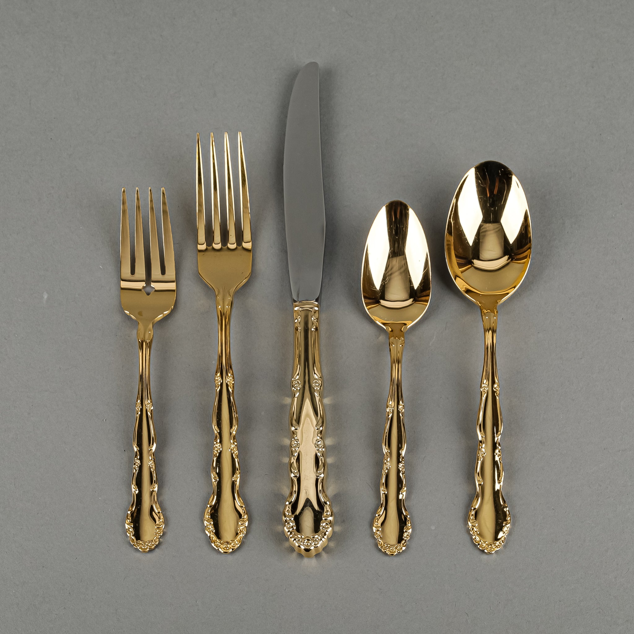 ONEIDA Golden Flirtation Gold Plated Flatware 8 Place Settings Plus Ex ...