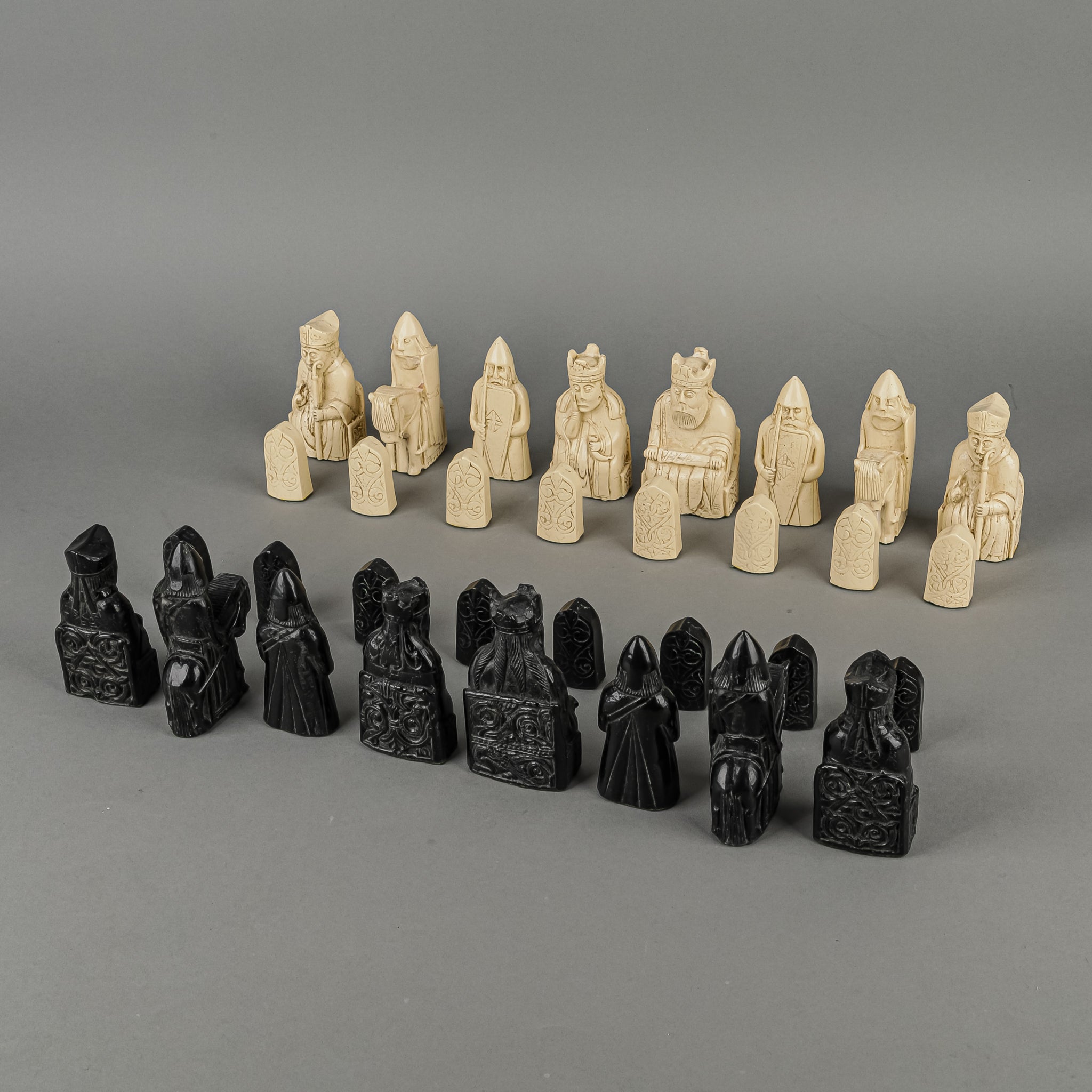 Reproduction Lewis Chessmen - Around The Block