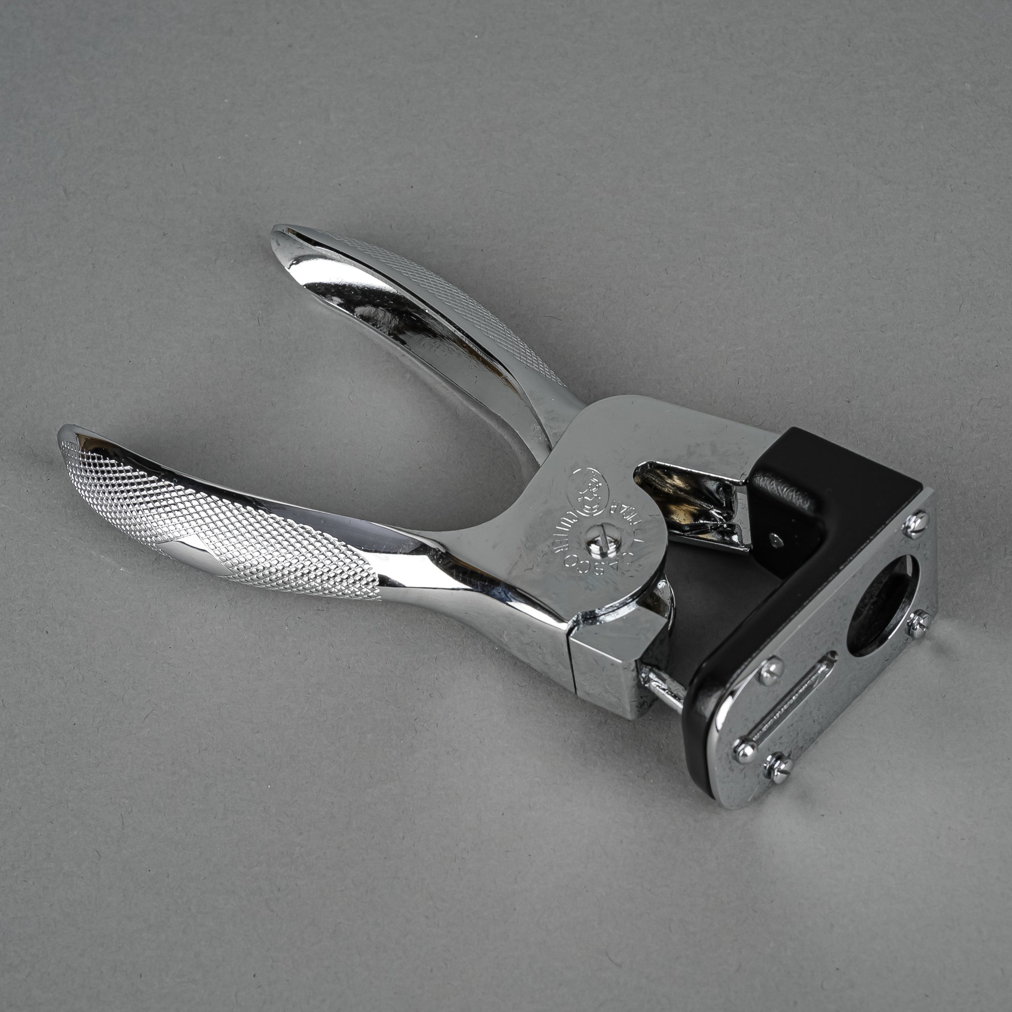 EL CASCO Chrome & Black Cigar Cutter M-765 With Box - Around The Block